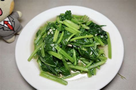 台北科技大樓站美食大連風味館酸菜白肉鍋真材實料酸香風味迷人堅持手工製作還有燻肉大餅蔥油餅必點 5554 貓大爺