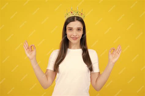Premium Photo Portrait Of Arrogance Woman With Golden Crown On Head