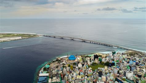 中马友谊大桥迎来正式开放使用一周年新华社