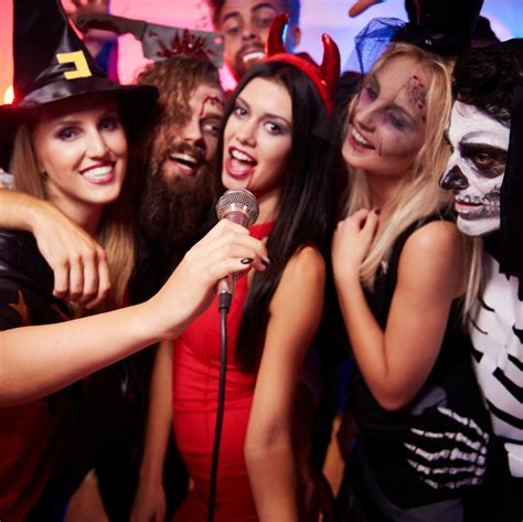75 Best Halloween Wishes And Spooky Sayings 2023