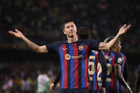 Demi Pensiun Di Barcelona Robert Lewandowski Tolak Tawaran Menggiurkan