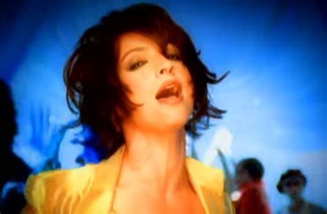 Dont Let This Moment End By Gloria Estefan Song Meanings And Facts