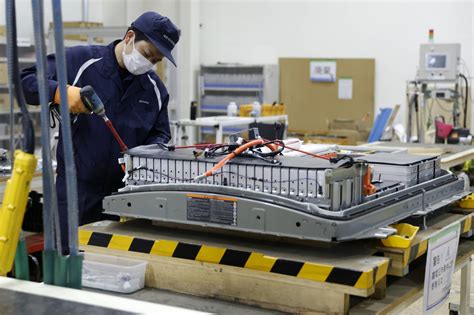 Improving Japan Business Mood Signals Steady Economic Recovery The