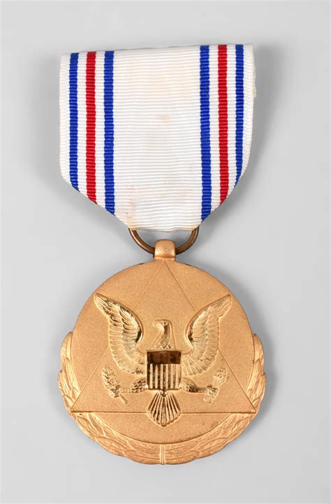 Lot Us Army Distinguished Civilian Service Medal Award To Alma
