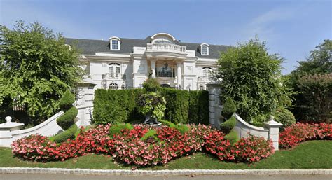 Staten Islands Mafia Megamansion Back On The Market For 18 Million