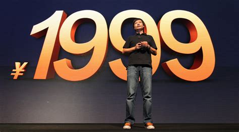 现场回顾了小米手机的第一场发布会公布价格时的一幕新浪新闻