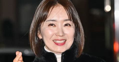 사진 윤유선러블리 하트 조선비즈