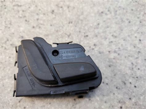 ПАНЕЛ ЗА РЕГУЛИРАНЕ НА СЕДАЛКАТА ПРЕД десен Mercedes C W205 A2059057903