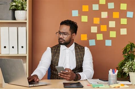 Premium Photo Businessman Checking Emails