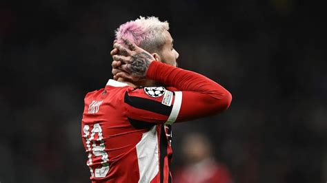 Theo Hernandez Chiede Scusa Messaggio Per I Tifosi Foto