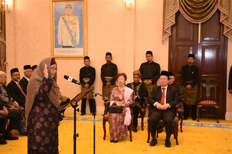 Dr Norlela Angkat Sumpah Sebagai Exco Buletin Mutiara