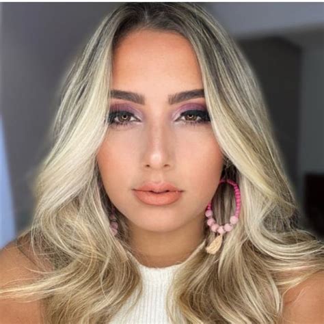Hannah Lara Drahannahlara • Threads Say More
