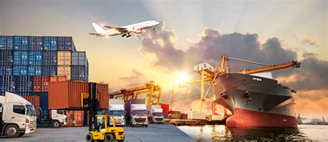 물류 및 운송 컨테이너 화물선 및 일출 물류에서 일 하는 조선소에서 크레인 다리와 화물 비행기의 수입 수출 및 수송 산업 배경 건설 산업에 대한 스톡 사진 및 기타 이미지