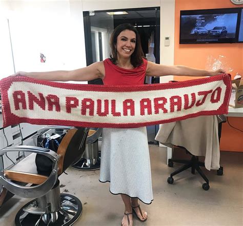 Ana Paula Araújo s feet