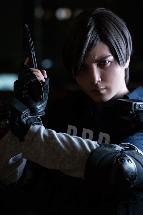 アレキサンダー on Twitter RT Sasha cosplay BIOHAZARD RE 2 Leon photo