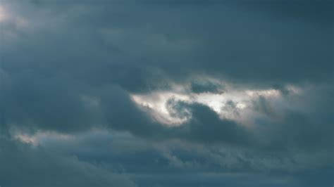 Premium Photo Dark Huge Cloud In Sky Massive Cumulus Clouds Rolling Wind Disperses Clouds On A