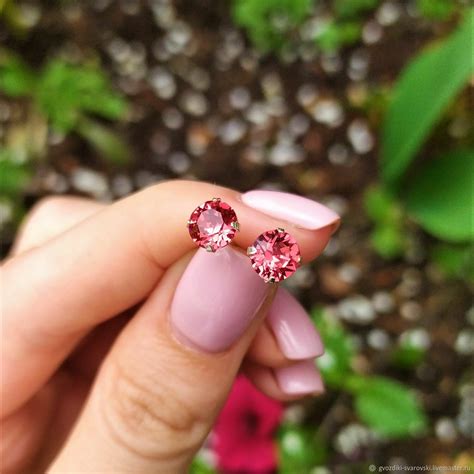 Пусеты с шатонами Сваровски Indian Pink – купить онлайн на Ярмарке ...