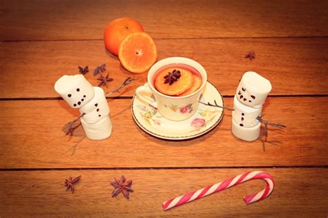 Vino Caliente Y Muñecos De Malvavisco Foto De Stock Y Más Banco De Imágenes De Alimento