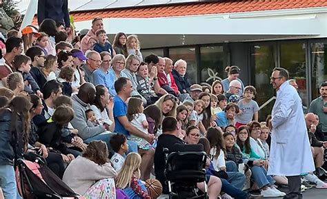 Book A Science Magic Show Scarlett Entertainment