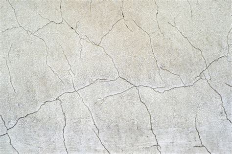 흰 콘크리트 벽 곱슬 균열 및 부 어 흰색 페인트와 오래 된 집의 배경 0명에 대한 스톡 사진 및 기타 이미지 0명 거친