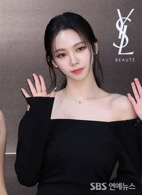 [e포토] 에스파 카리나 Cg보다 더 빛나는 실물