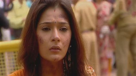 Sapna Babul Ka Bidaai Watch Episode Ragini Sadhana S Lives At Risk On Disney Hotstar