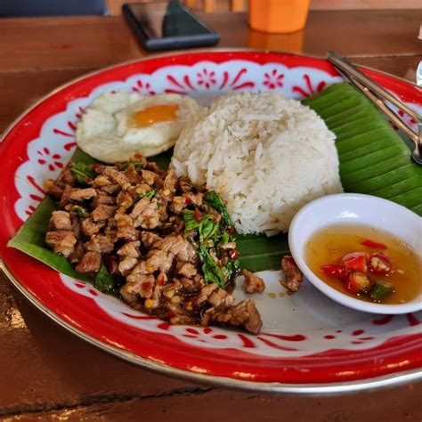 รีวิว โครตเฮง ข้าวมันไก่สิงคโปร์ ก๋วยเตี๋ยวยำหมูทุบ ผัดกระเพราอร่อย