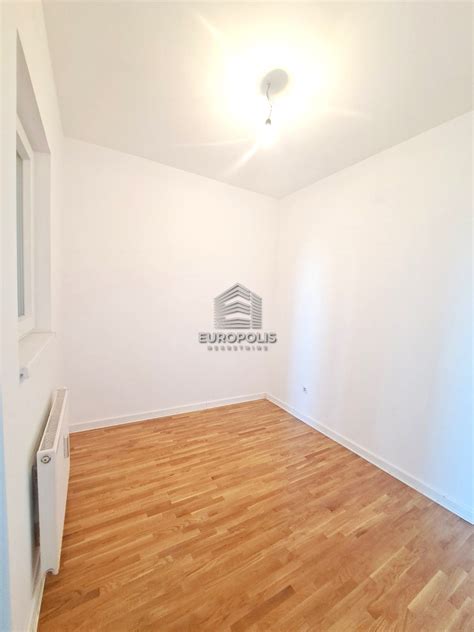 Prodaja Stanova Vojvode Micka Krstića Karaburma Palilula 62m2 159000e