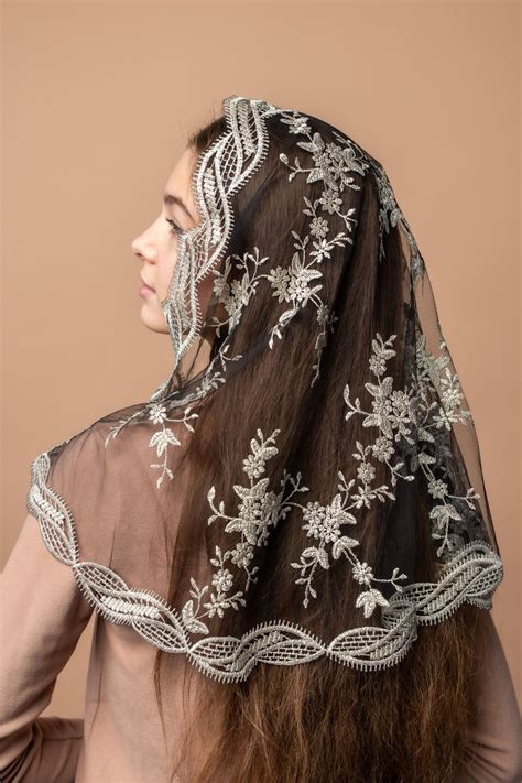 Short Gold And Black Mantilla Mariaveils