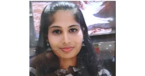 അമിത വേഗത്തിലെത്തിയ ടോറസ് ലോറി സ്കൂട്ടറിന്റെ പിന്നിലിടിച്ചു യുവതിക്ക്