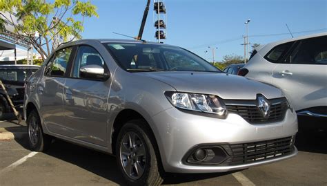 Renault Logan volta a contar série especial Avantage motor 1 0