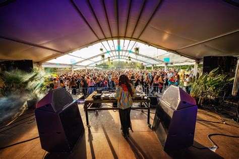 Met Deze Tracks Krijgt Kampire Alle Billen Aan Het Schudden 3voor12