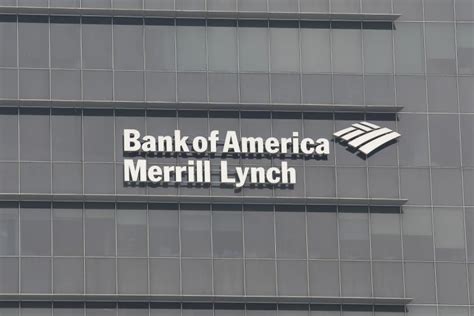 Merrill Lynch Bolstering Its Ranks Of Financial Advisers