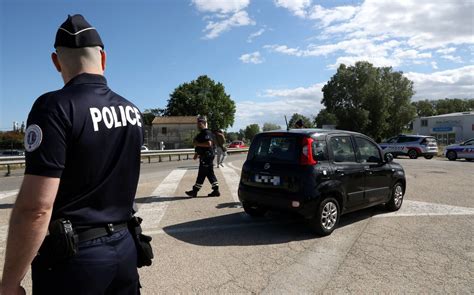 En Direct Marseille Le Mystère Persiste Après Le Meurtre Au Couteau