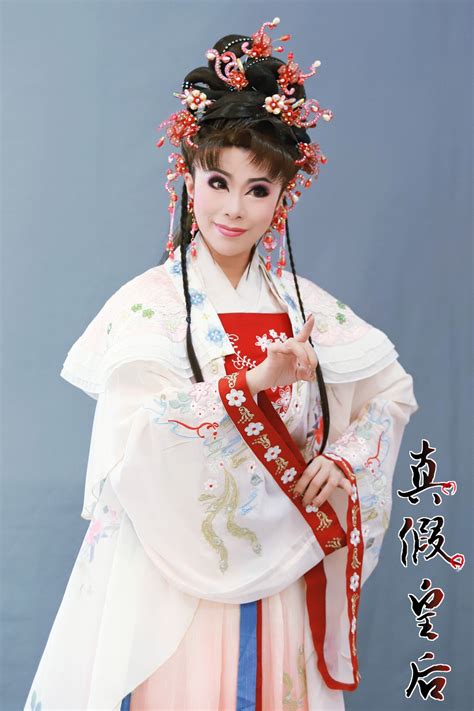 雯姬起舞 孫詩雯 媒體報導 外台淬煉看家戲再現，明華園三代精英共演《真假皇后》