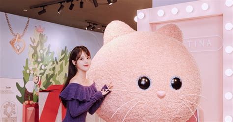 제이에스티나 팝업스토어 아이유 주얼리 인기몰이