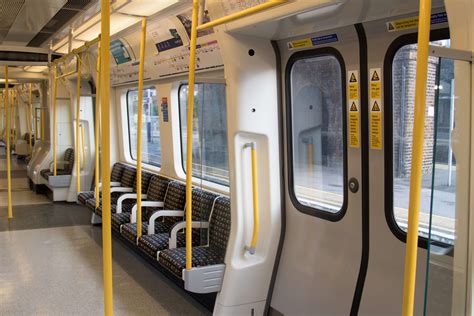 Subway Vehicle Train Underground Wallpaper Coolwallpapersme