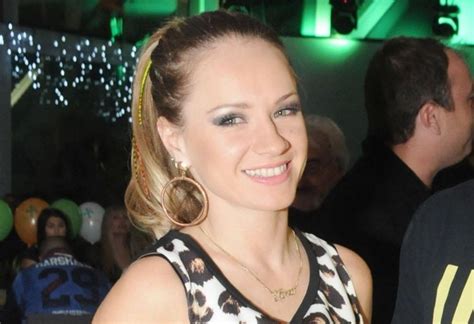 Лора Караджова си сложи силикон в гърдите СНИМКА