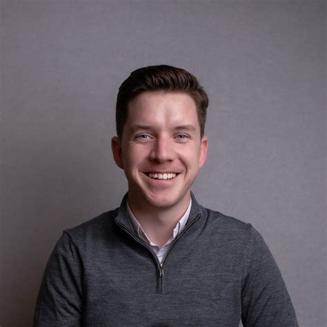 Niall Thomas Riordan Principal Talent Consultant Few And Far Xing