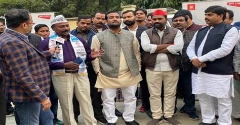बयान देकर बुरे फंसे आम आदमी पार्टी के नेता यूपी के शिक्षकों ने ऐसे खोल