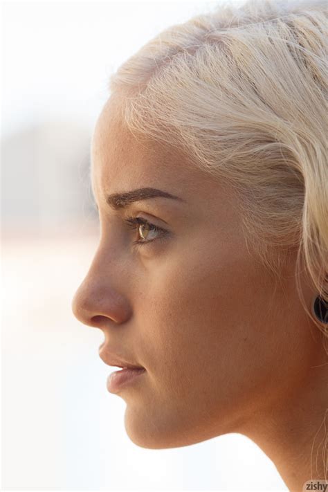 Naomi Woods Model Profile Indexxx Com