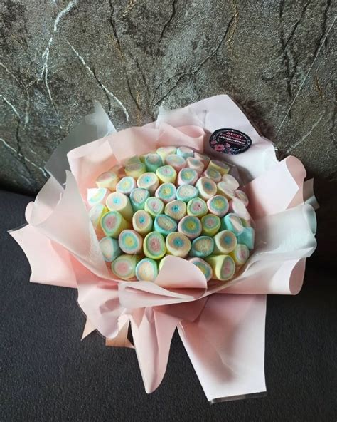 ДУЖЕ СМАЧНІ БУКЕТИ On Instagram “Зефірний букет а точніше з маршмелоу🍥 Повітряне ніжне