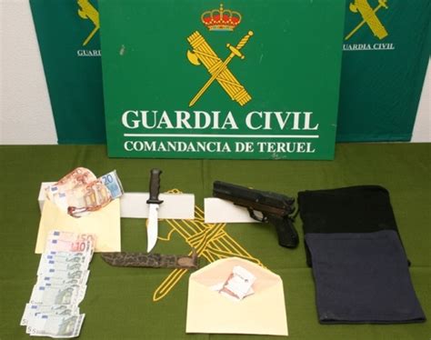 Detenidas Por La Guardia Civil Dos Personas Como Supuestas Autoras De