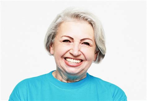 21 Low Maintenance Wash And Wear Haircuts For Women Over 70