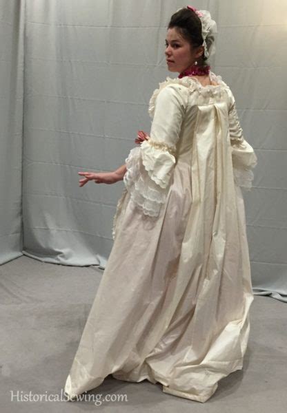 Book Review The American Duchess Guide To 18th Century Dressmaking