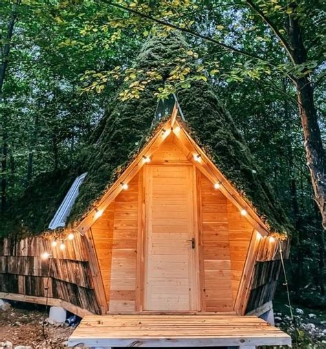 რეალური სამყაროსა და ზღაპრის ზღვარზე რაჭაში ტბის პირას Ttimes Ge