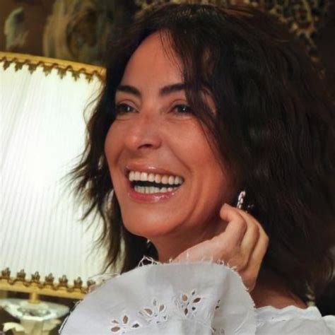 Akın Akınözü nün kendisi gibi oyuncu annesi Özlem Akınözü kansere yenik düştü Son Dakika