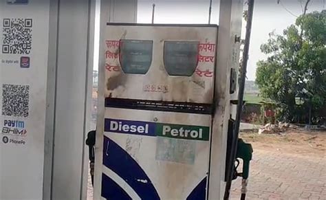 Petrol Diesel Prices Fuel Prices Fall Across Metros After Excise Duty Cut