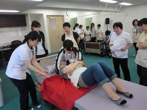 社内研修 「介助者の腰痛予防」 を開催しました。ニュース一覧株式会社楽しみ