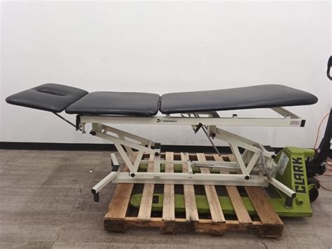 Dynatronics Treatment Table Auction 16881